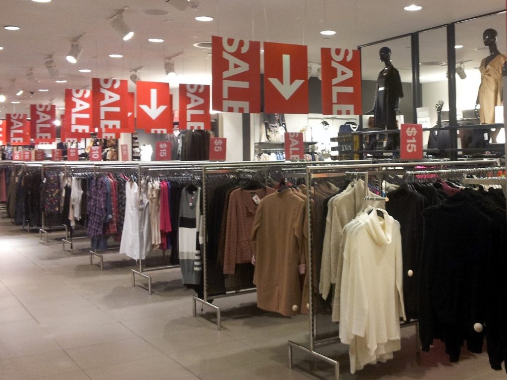 Custom Retail Signs Toronto | Commercial Retail Signage Price